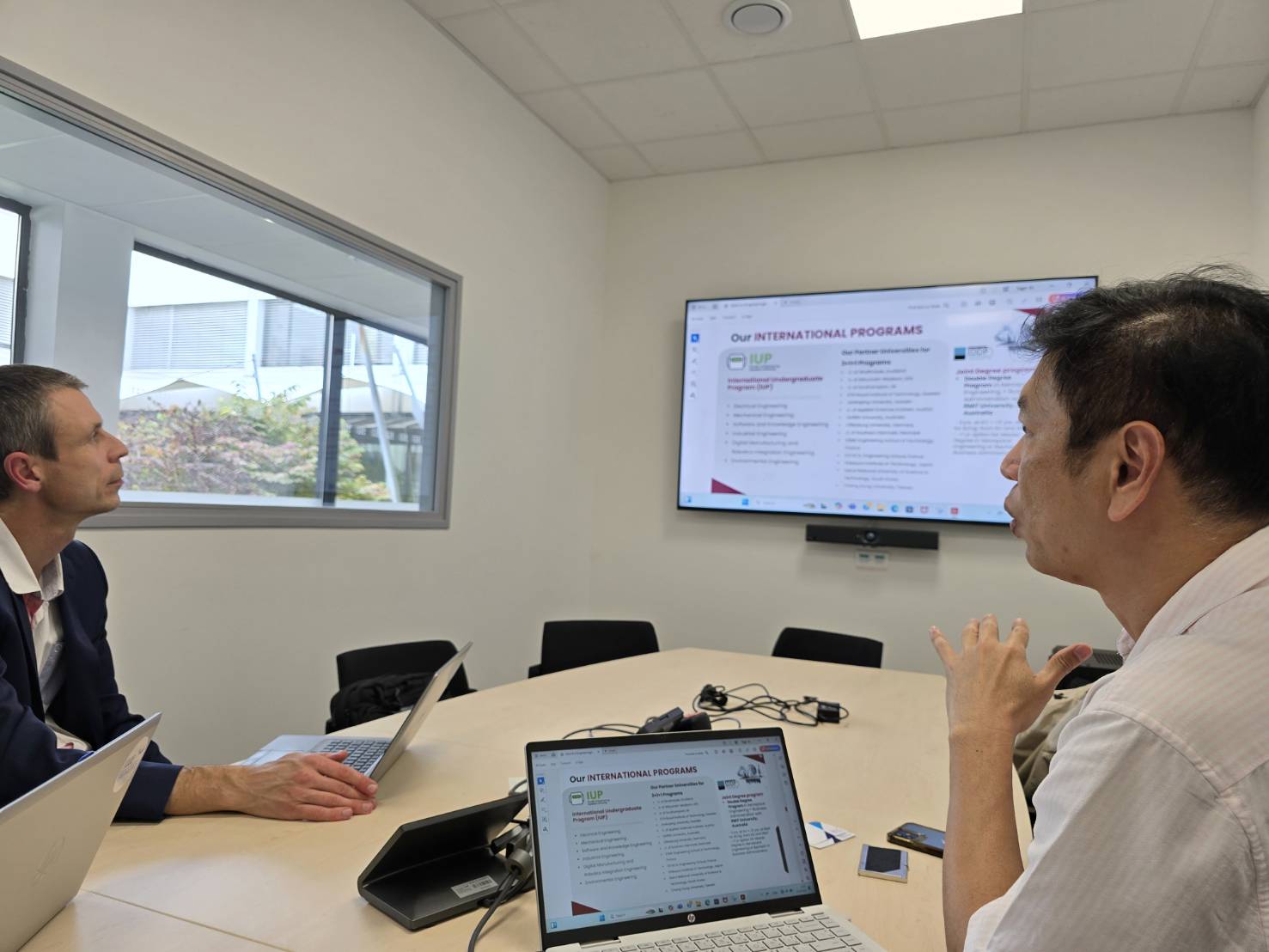 ผู้บริหารคณะ เยี่ยมชม ISAE-SUPAERO ฝรั่งเศส | NEWS